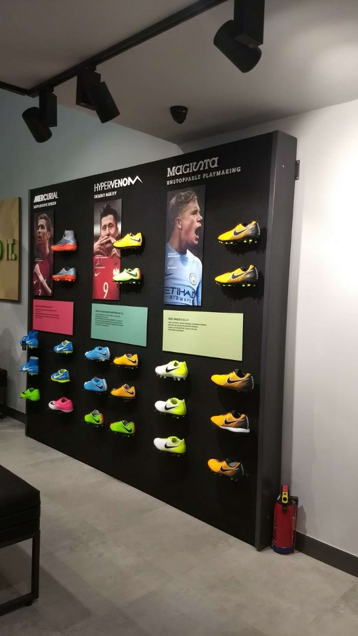 Designs by Interior Designer Anuj Sharma, Gautam Buddh Nagar | Kolo