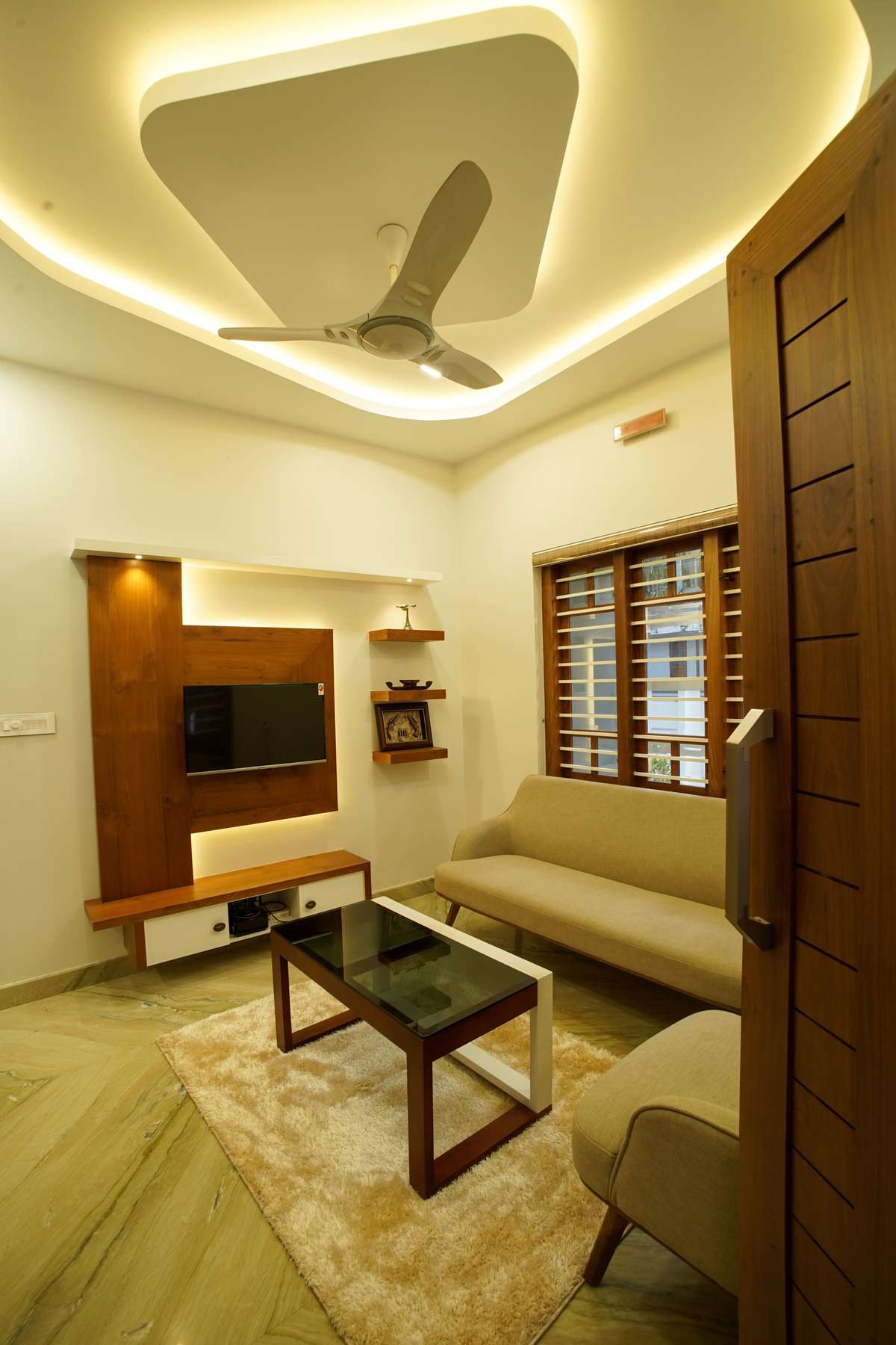 5 bedroom 2,282 sqft by Corbel Architecture in Ulliyeri, Kozhikode, Kerala
