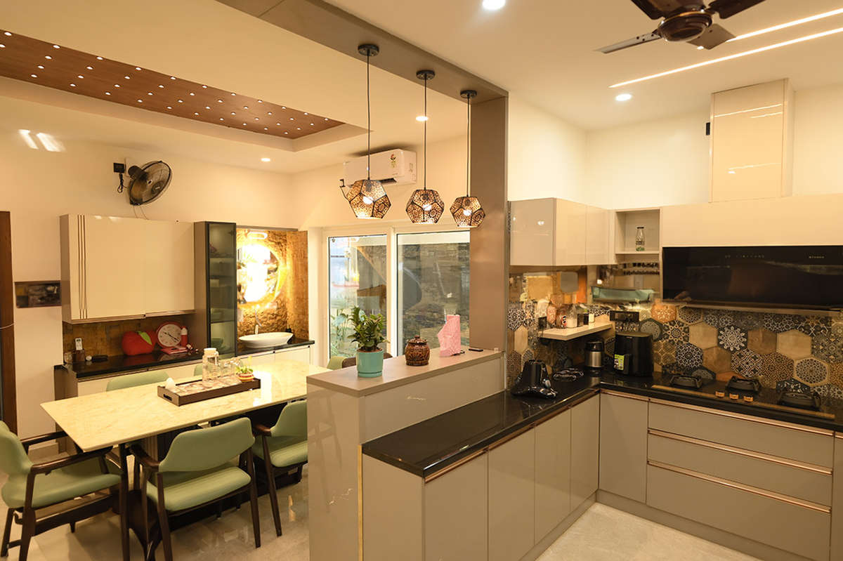 4 bedroom 2,700 sqft interior design by Lykke Architects in Perinthalmanna, Kerala