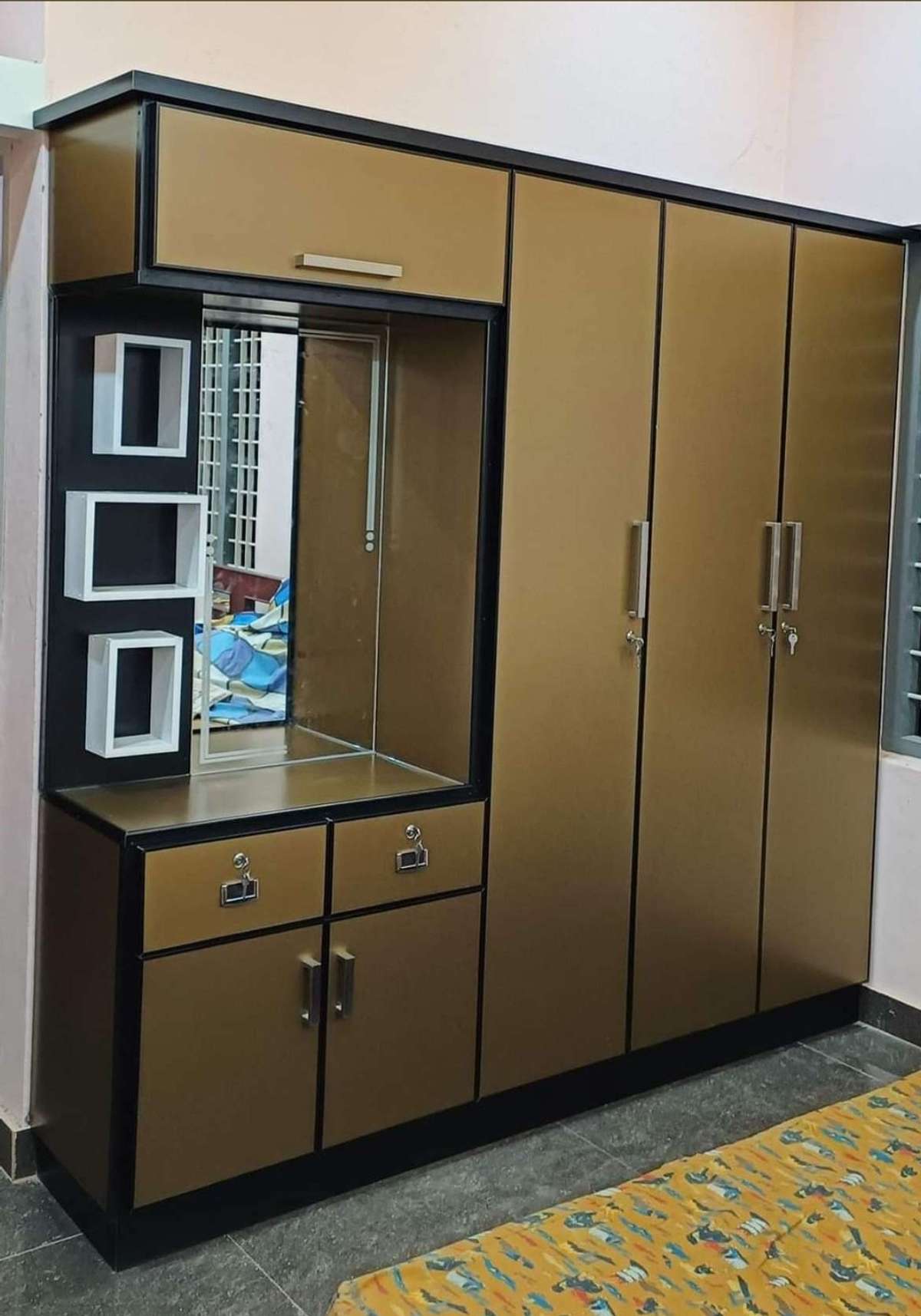 Aluminium cupboard design for bedroom store